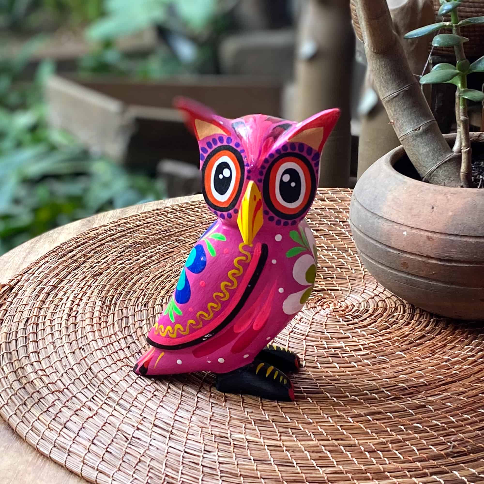 Figura decorativa búho tallada a mano | Casa de los Gigantes