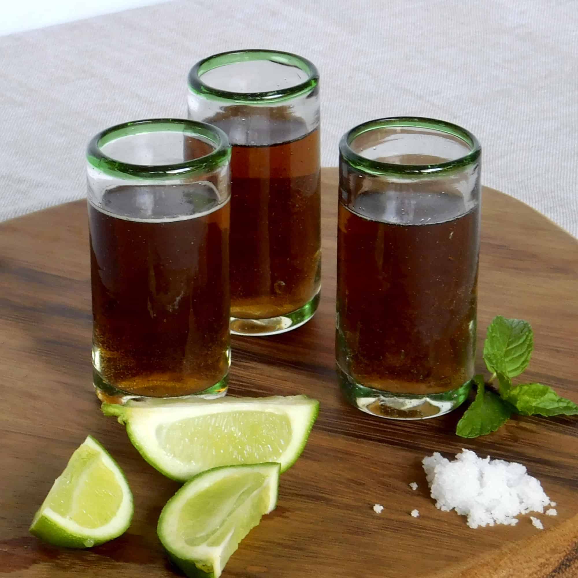 Tequileros variedad de vidrio soplado | Casa de los Gigantes